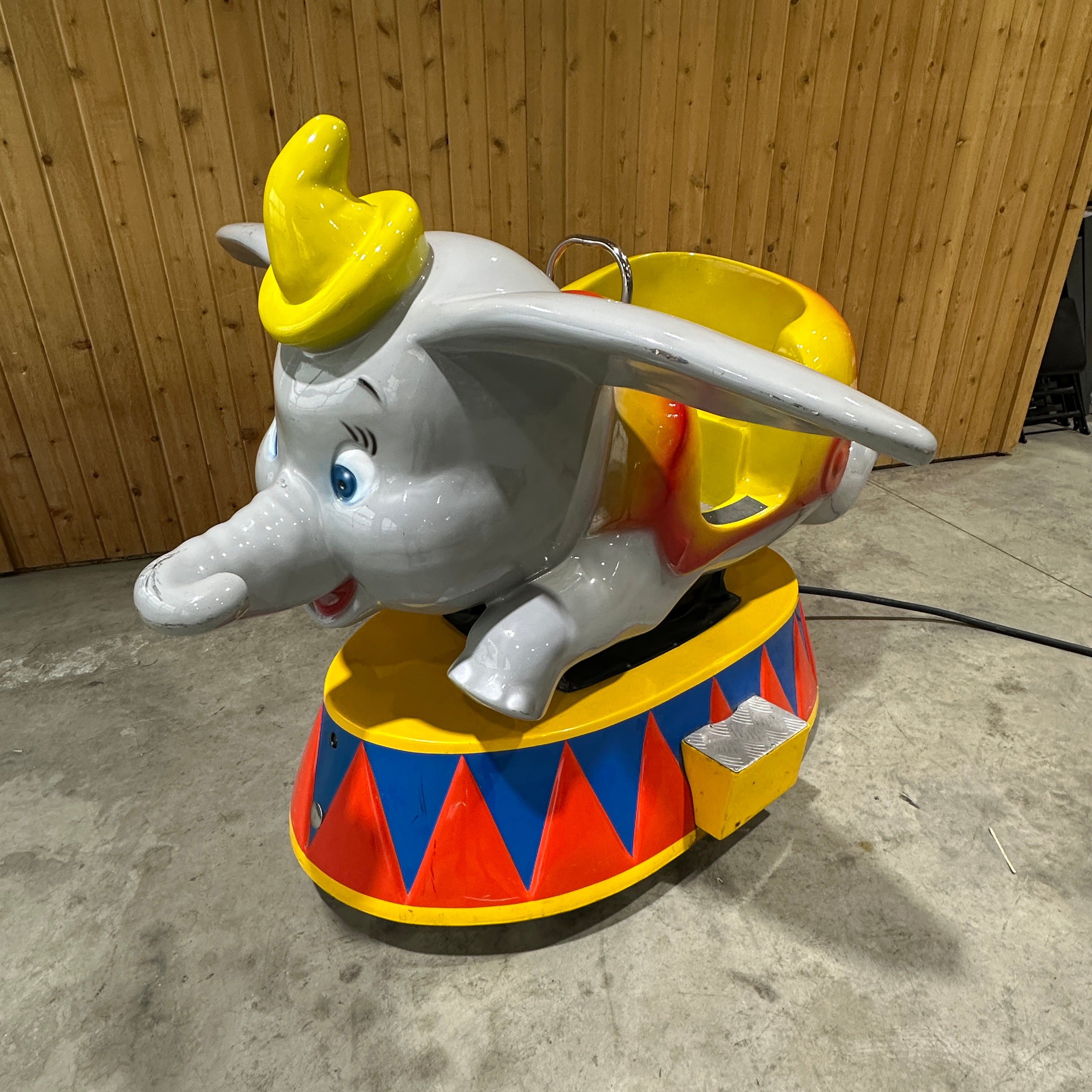Dumbo Coin-operated Kiddie Ride – MAXmotive LLC