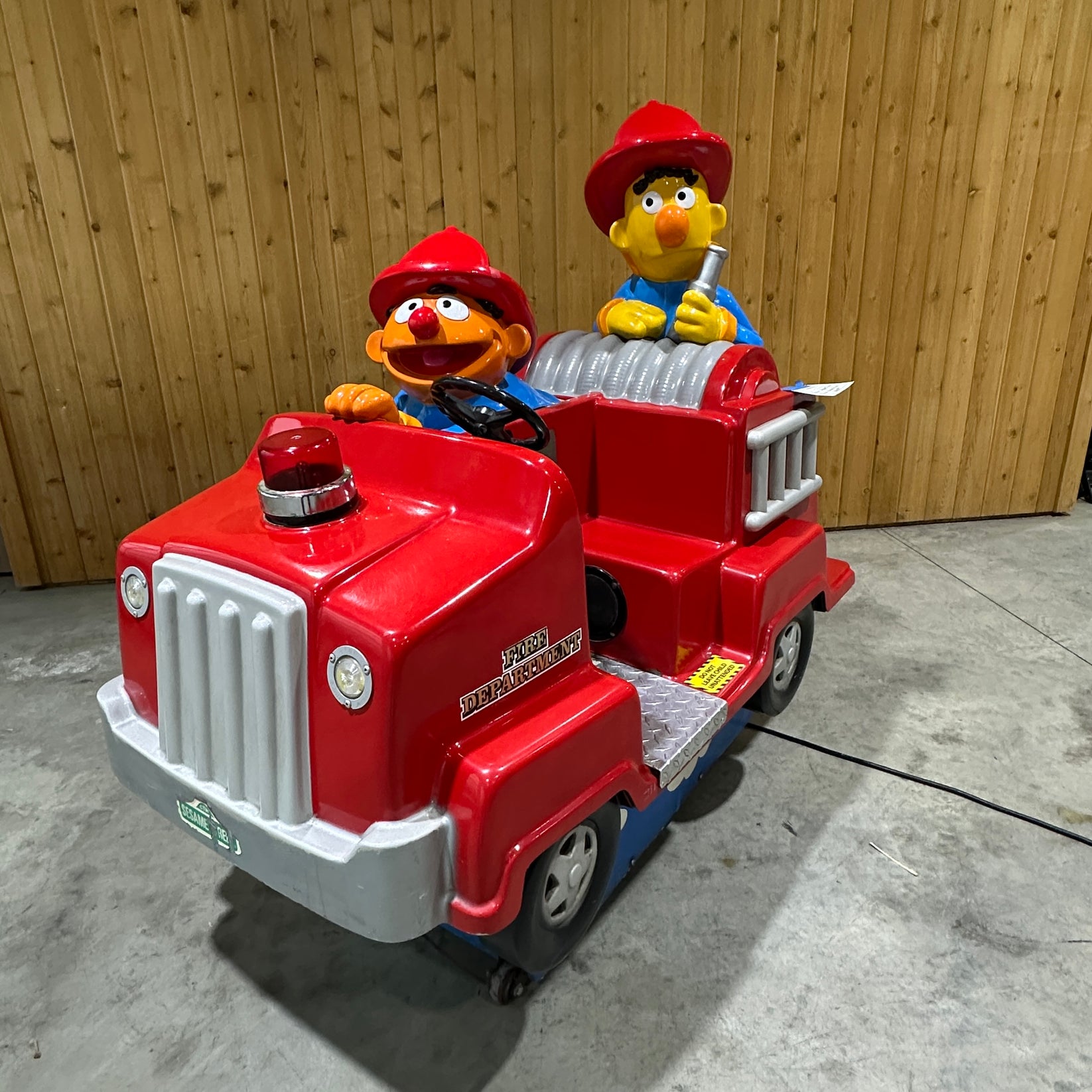 Sesame Street Fire Truck Kiddie Ride – MAXmotive LLC