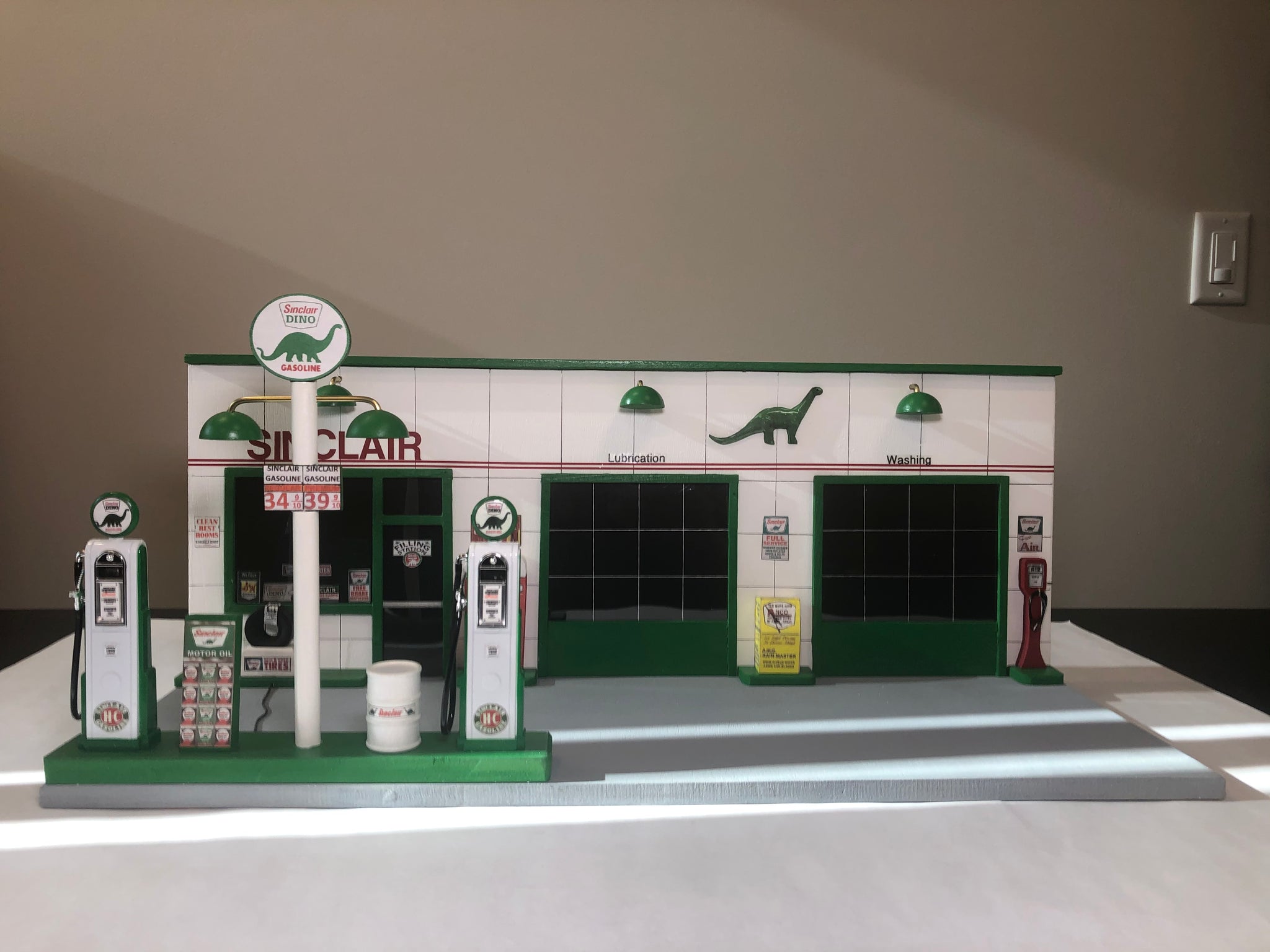 Sinclair Gas Station Front – MAXmotive LLC
